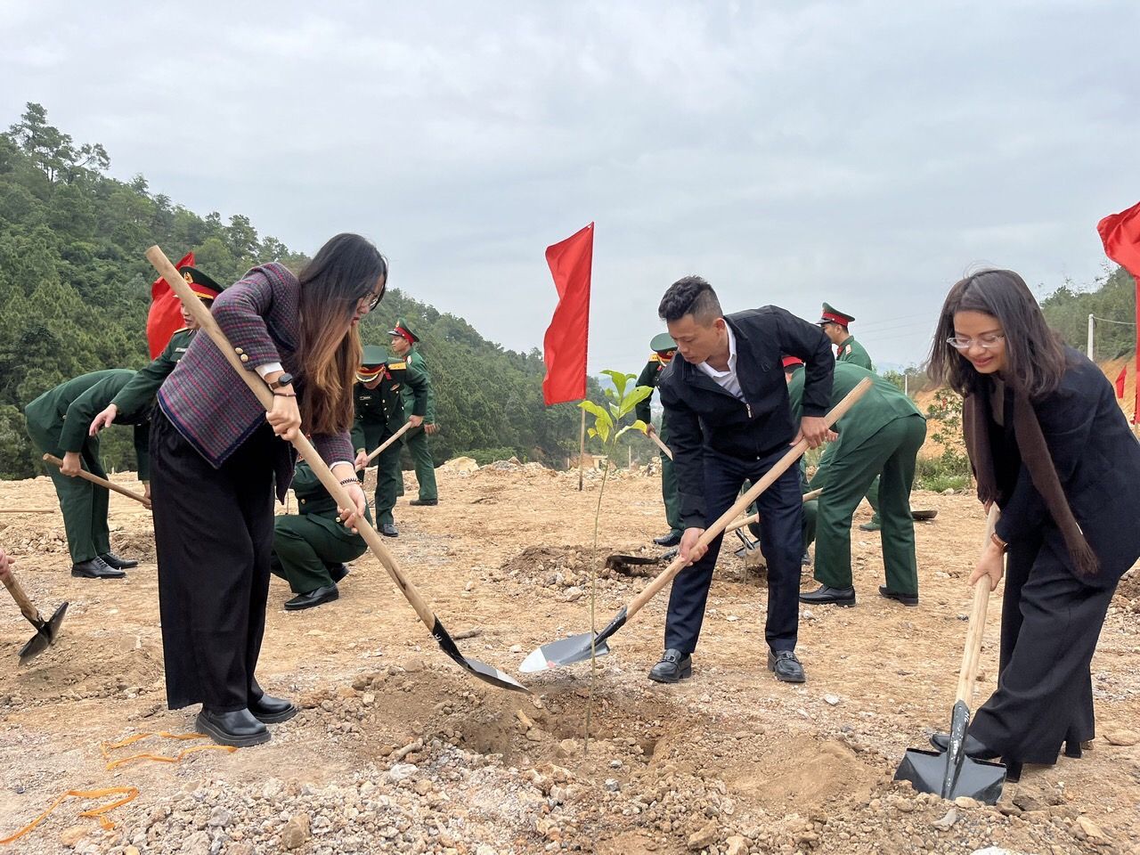 AMATA - AMATA Joins Prime Minister's Tree Planting Initiative